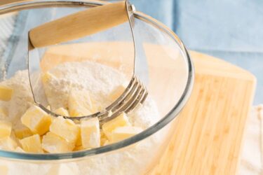 How to Cut-In and what does it mean to Cut-In when cooking? - Hangry ...